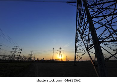 Pylon Stock Photo 646923562 | Shutterstock