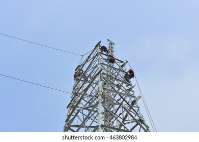Pylon Construction Workers Stock Photo 463802984 | Shutterstock