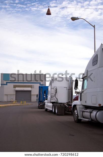 Queue Big Rigs Semi Trucks Transportation Stock Photo 720298612 ...