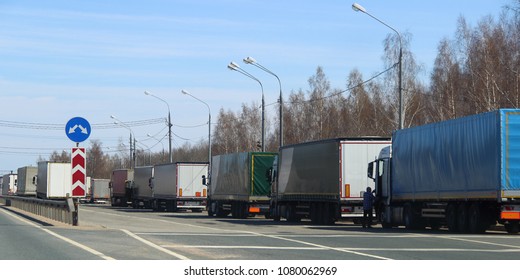 611 Lorry queue Images, Stock Photos & Vectors | Shutterstock