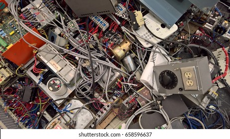 1,121 Electronic Junkyard Images, Stock Photos & Vectors | Shutterstock