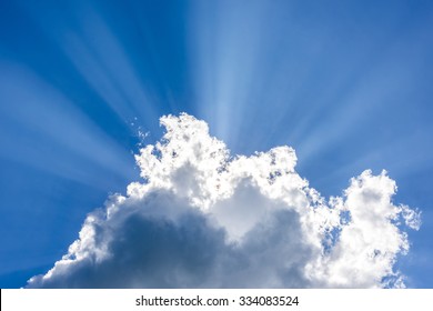 30,611 Ray of light through cloud Images, Stock Photos & Vectors ...