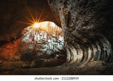 4,086 Sun rays cave Images, Stock Photos & Vectors | Shutterstock
