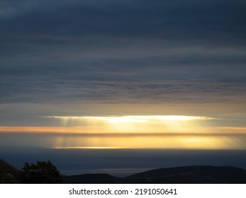 Rays Sun Breaks Through Gap Cloud Stock Photo 2191050641 | Shutterstock