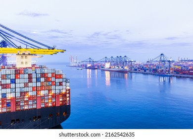 Rear View Container Ship Loading Unloading Stock Photo 2162542635 ...