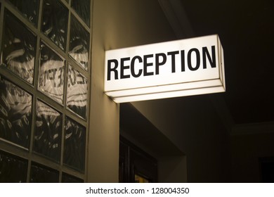 Sign in at reception : 63 581 images, photos et images vectorielles de ...