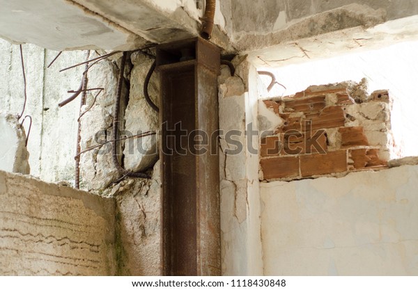 Rectangular Column Reinforcement After Earthquake Damage Stock Photo ...