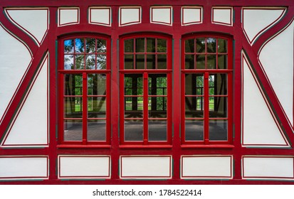 667 Facade red truss Images, Stock Photos & Vectors | Shutterstock