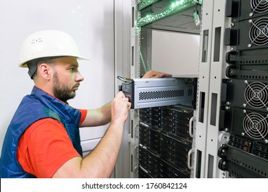685 Power supplies server rack Images, Stock Photos & Vectors ...