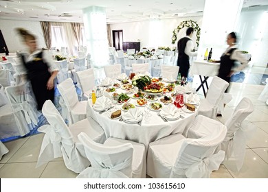 3,471 Banquet server Images, Stock Photos & Vectors | Shutterstock