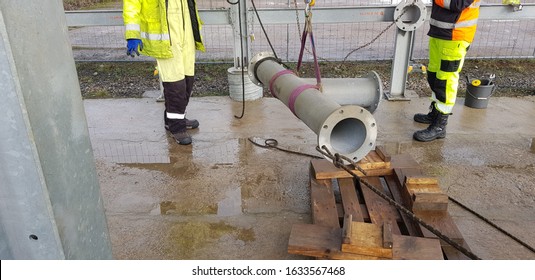 Riggers Images, Stock Photos & Vectors | Shutterstock
