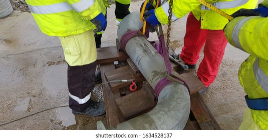 Riggers Sling Pipe Using Webbing Slings Stock Photo 1634528137 ...