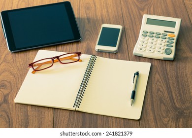 6 Ring binger Images, Stock Photos & Vectors | Shutterstock