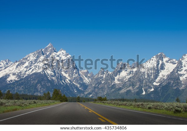 Road One Point Perspective Driving Car Stock Photo 435734806 | Shutterstock