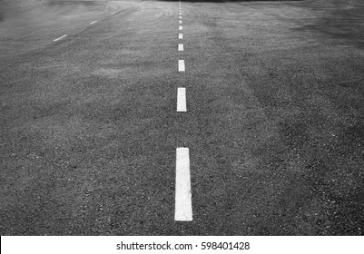 383,070 Road white line Images, Stock Photos & Vectors | Shutterstock