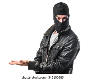 Robber Shouting Foto de stock 345100232 | Shutterstock