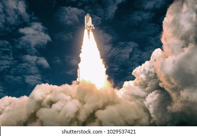 6,799 Nasa rocket launch Stock Photos, Images & Photography | Shutterstock