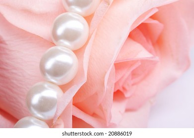 18,387 Pink roses with pearls Images, Stock Photos & Vectors | Shutterstock