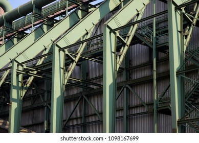 Rough Green Rust Structural Column Exterior Stock Photo 1098167699 ...