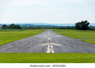 4,959 Airport landing strip Images, Stock Photos & Vectors | Shutterstock