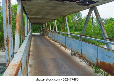 Rust Bridge Stock Photo 562479490 | Shutterstock