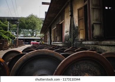 Rust Train Wheels Waiting Threading Stock Photo 1173110344 | Shutterstock