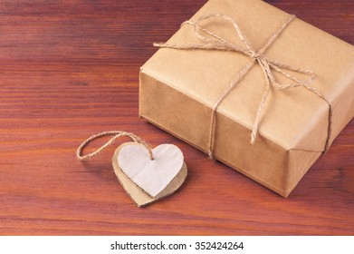 Rustic Gift Box Packed Brown Paper Stock Photo 352424264 | Shutterstock