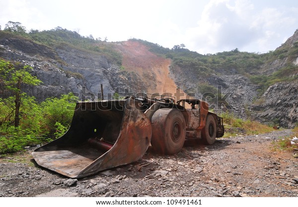 Rusting Mining Loader Scoop Underground Mine Stock Photo 109491461 ...