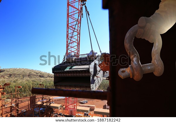 Safety Work Practises Image Rigger Wearing Stock Photo 1887182242 ...