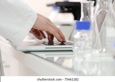 15,397 Laptop scientist Images, Stock Photos & Vectors | Shutterstock