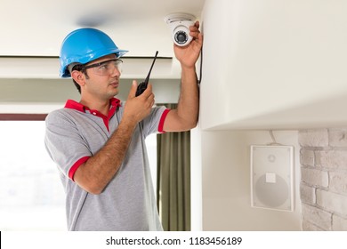 2,647 Security camera repair Stock Photos, Images & Photography ...