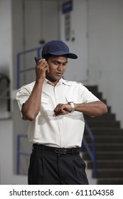 12,092 Security guard phone Images, Stock Photos & Vectors | Shutterstock