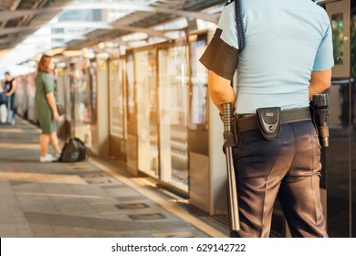 10,310 Security guard station Images, Stock Photos & Vectors | Shutterstock
