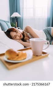 14,199 Sleep vertical Images, Stock Photos & Vectors | Shutterstock