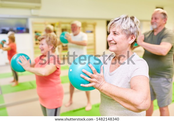 5,228 imágenes de Old people pilates - Imágenes, fotos y vectores de ...