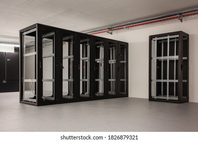 1,000 Empty server rack Images, Stock Photos & Vectors | Shutterstock