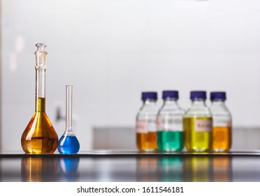 Set Jars Flasks Colored Reagent Solutions Stock Photo 1611546181 ...