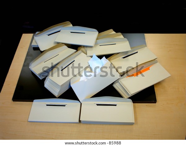 1.105 imagens de Stuffing envelopes Imagens, fotos stock e vetores ...