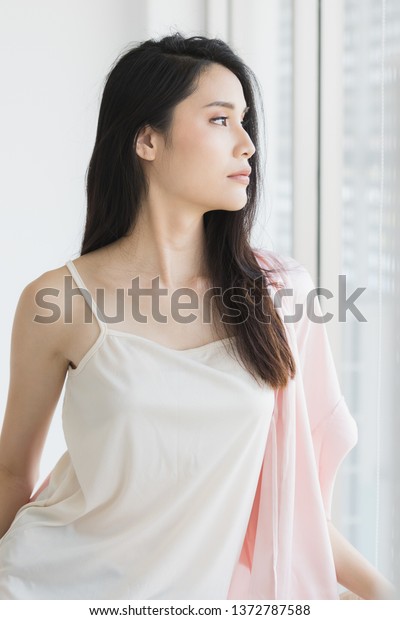 Sexy Asian Woman Model Pajamas Standing Foto Stock 1372787588