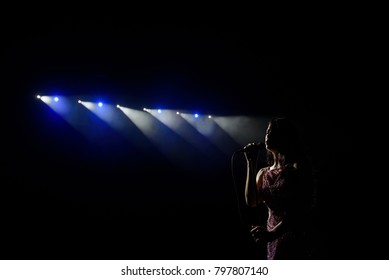Shadow of singer in light 1,779 รายการ ภาพ ภาพสต็อกและเวกเตอร์ ...
