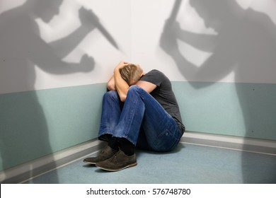 Sombra De Dos Personas Atacando A Foto de stock 576748780 | Shutterstock