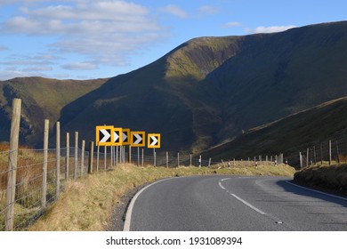 810 Welsh road sign Images, Stock Photos & Vectors | Shutterstock