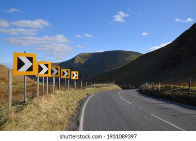 Sharp bend sign Images, Stock Photos & Vectors | Shutterstock