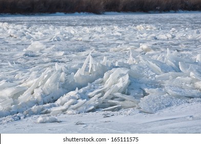 Sharp Ice Chunks Piled: foto de stock (editar ahora) 165111575