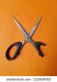 3,171 Broken scissors Images, Stock Photos & Vectors | Shutterstock