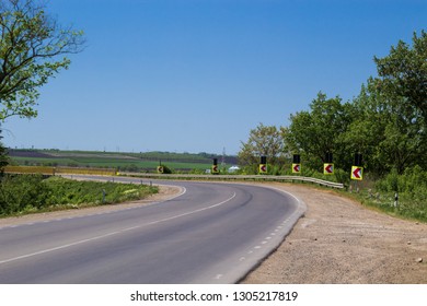 701 Sharp left curve Images, Stock Photos & Vectors | Shutterstock