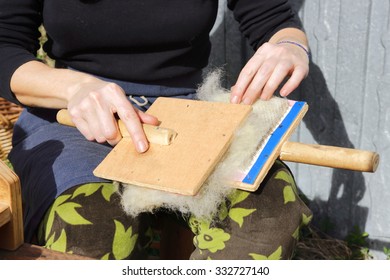 Sheep Wool Spinning Process Create Ball Stock Photo 332727140 ...