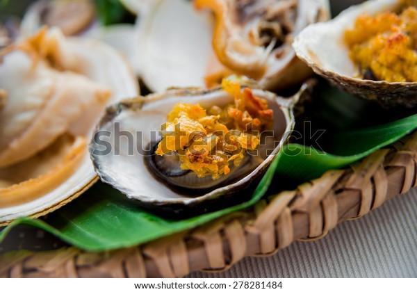 Shells On Dish Palm Leaf Restaurant Stock Photo 278281484 | Shutterstock