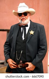 4,541 Old west sheriff guns Images, Stock Photos & Vectors | Shutterstock