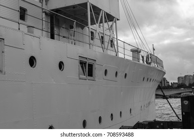 Ship Side View Stock Photo 708593488 | Shutterstock